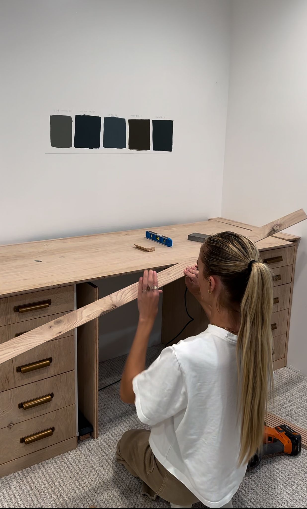 How to DIY an Oak Stand-up Desk using IKEA Drawers & a basic stand up ...